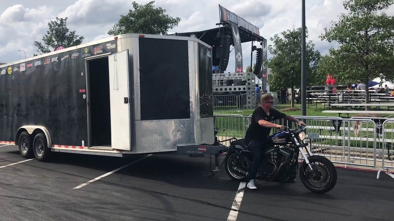 Harley Davidson Sportster Pulls 20 Foot Trailer - YouTube
