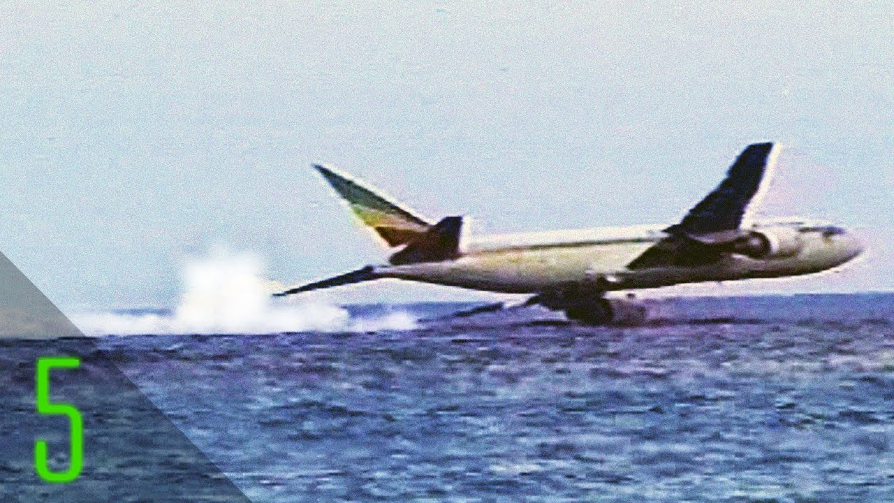 5 Most Nerve-Wracking AIRCRAFT CLOSE CALLS - YouTube