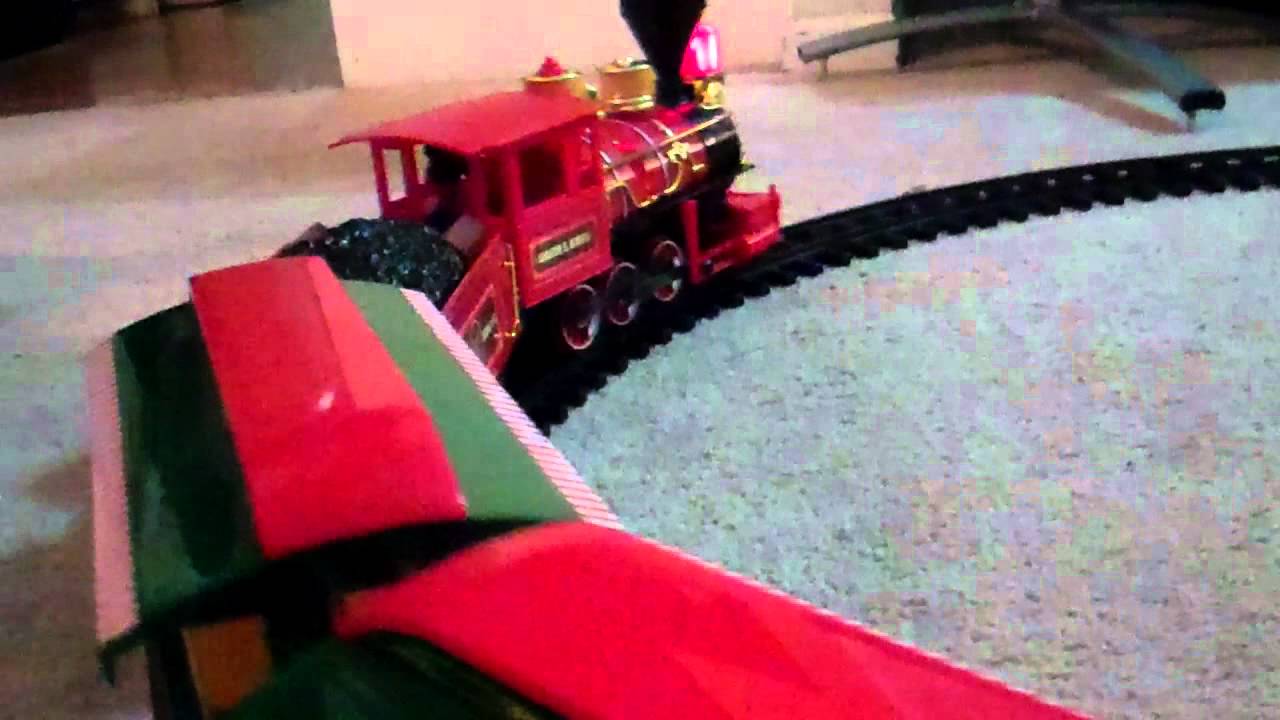 Walt Disney Train Set Cool Circle Track Definitely a Collectable - YouTube