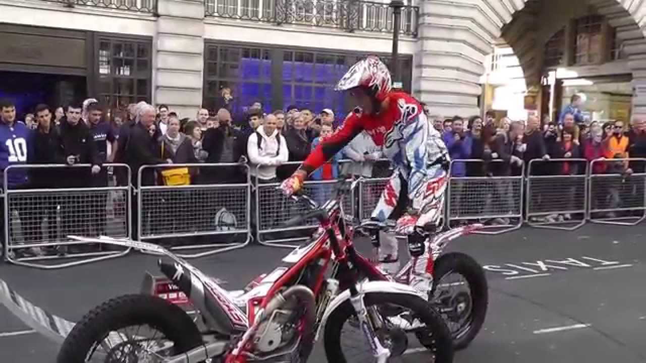 STEVE COLLEY MOTORCYCLE STUNT SHOW - YouTube