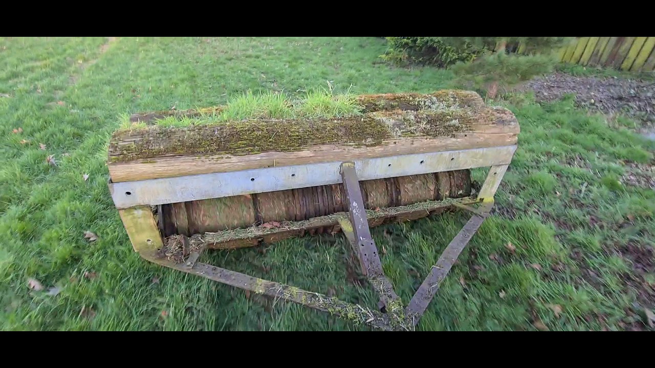 Fordson Major E1A 10ft Cambridge Roller - YouTube