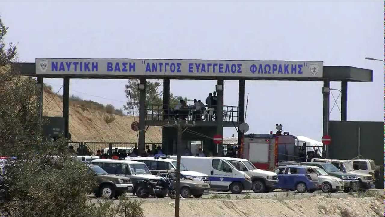 Συγκλονιστικές εικόνες από την τραγωδία στο Μαρί - YouTube