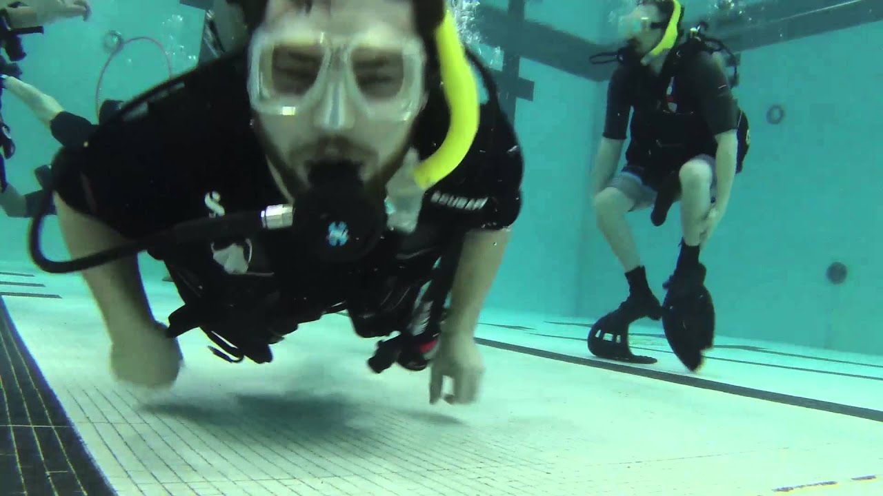 Open Water Course Pool Dive - YouTube