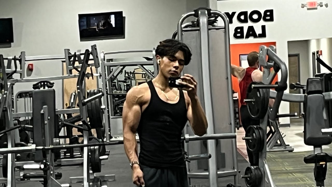 Introspection 👁️ | chest and arms with gymbro - YouTube