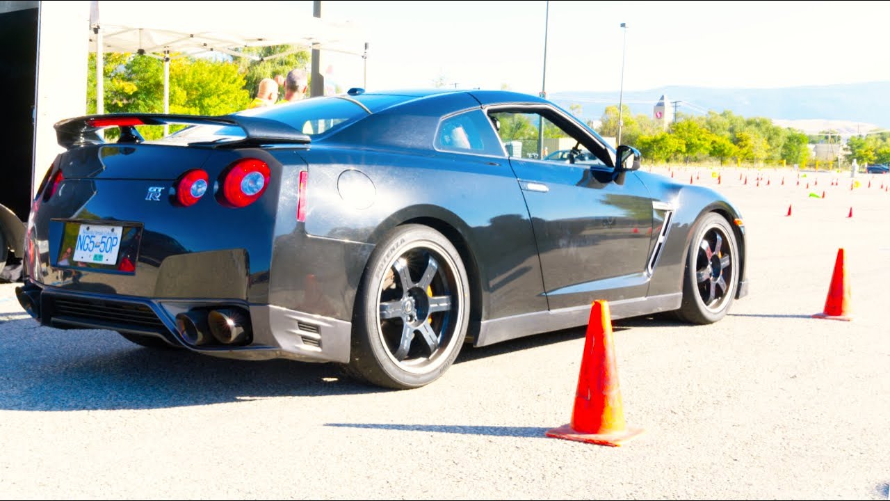Nissan GTR Autocross - YouTube