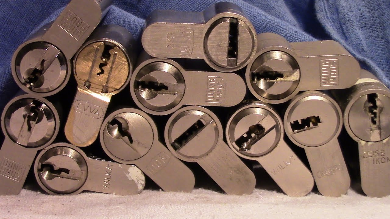 (picking 217) Working on a bunch of (scrap-) locks from a locksmith ...