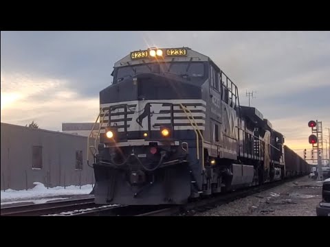 Ns 4233 and 4637 lead a outbound hopper train out of Lamberts Point yard - YouTube