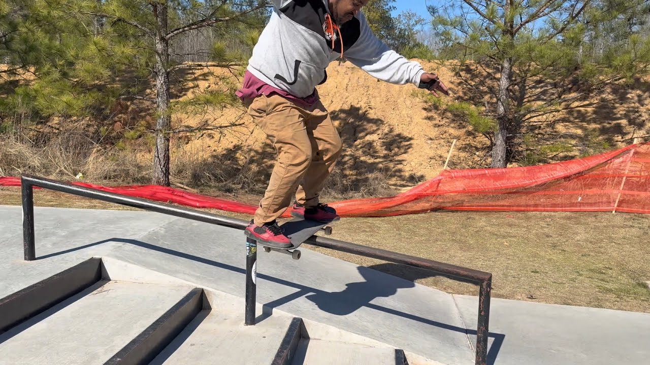 Skating my first sackable rail 1 year and a half skate progression 😤don ...