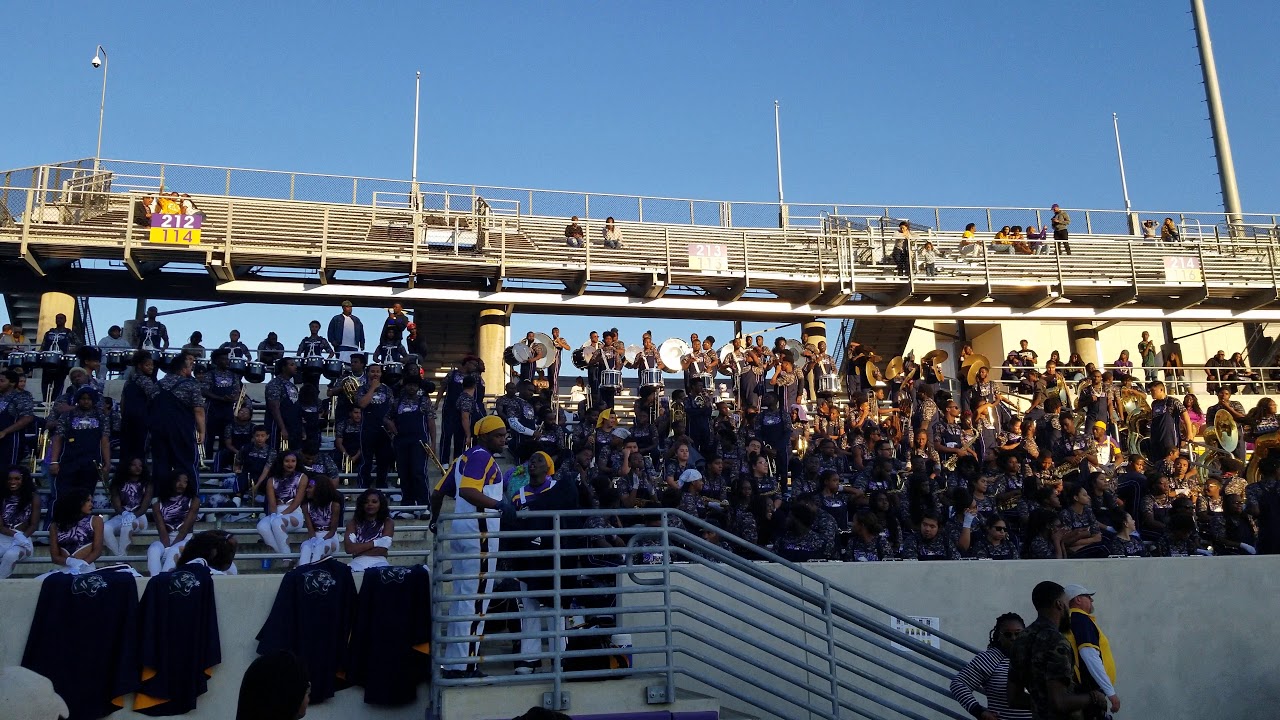 Prairie View marching Storm band drum section 3 - YouTube