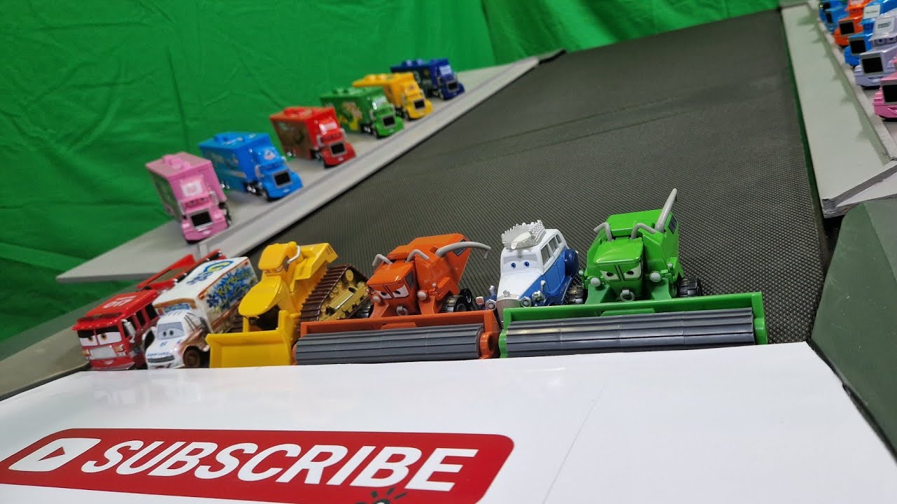 Pixar Cars Battle Royale Treadmill Race | Lightning McQueen - YouTube