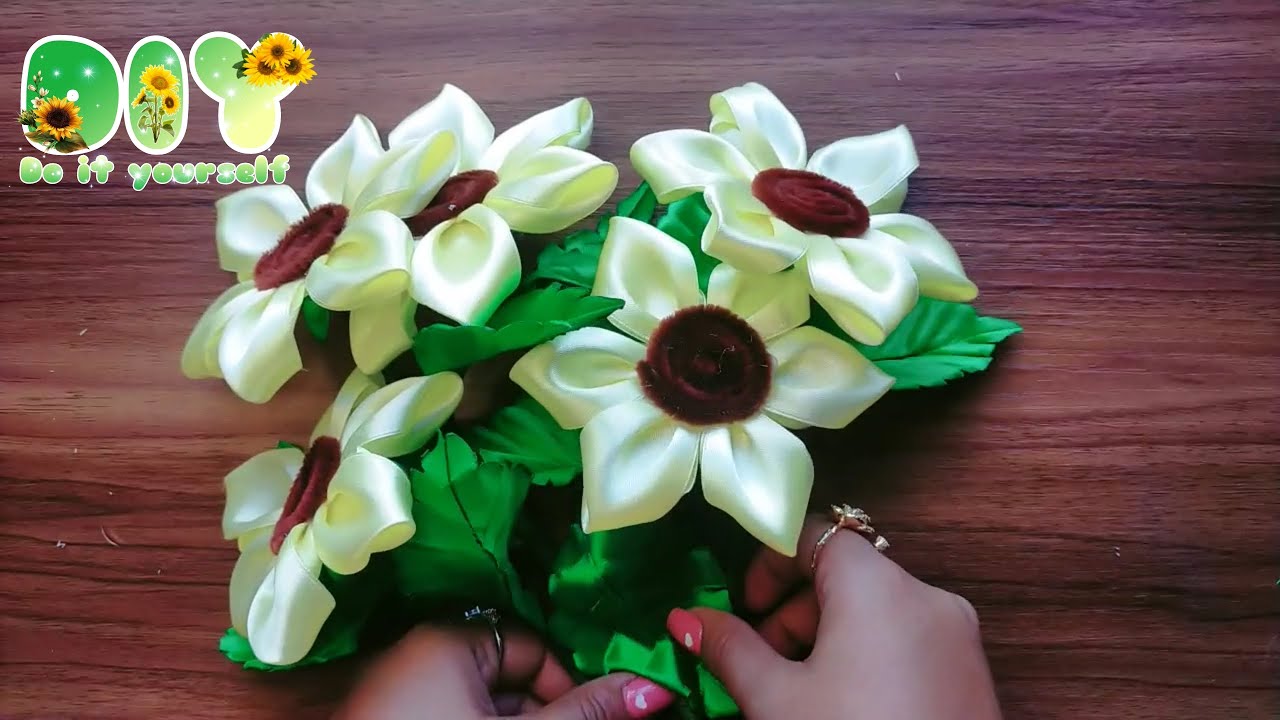CARA MEMBUAT BUNGA DARI KAIN PITA [ DIY ] - YouTube