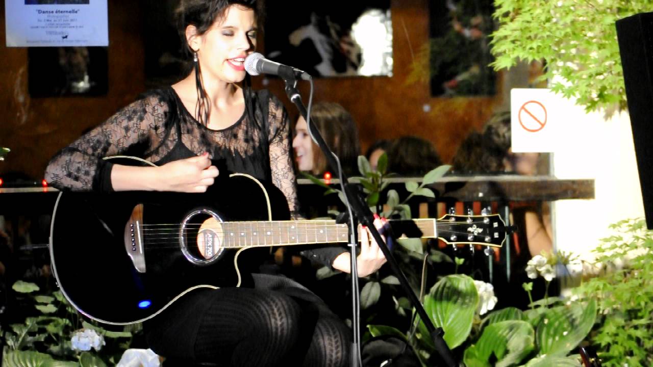 Sarah Manesse .. Fête de la Musique 2011 .. Duffy Mercy .. - YouTube