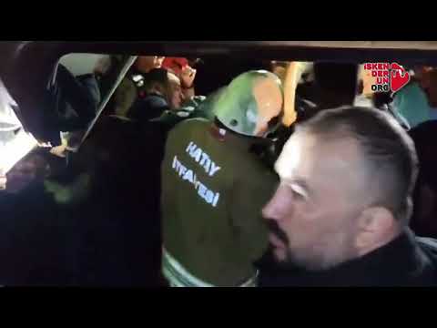 Reyhanlı’da Feci Kaza 13 Yaralı, 3 Kişi Araçta Sıkıştı