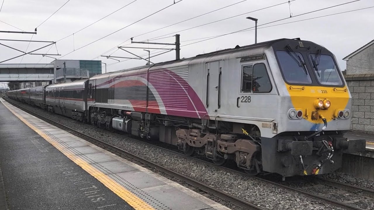 Irish Rail 201 Class Loco + Enterprise Train - Howth Junction Station ...
