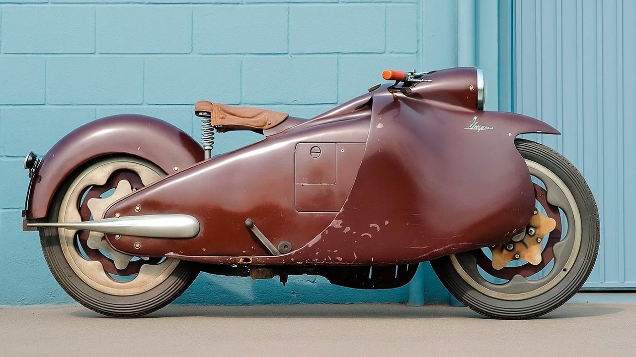 👽1947 Moto Major 350: The Alien Motorcycle With No Forks 🔧 - YouTube