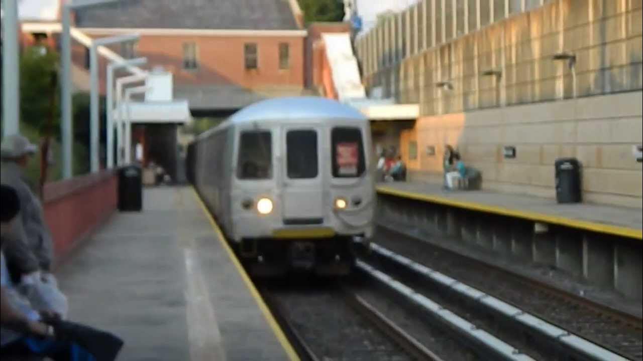 MTA Staten Island Railway Tottenville Bound Express Train of R44M's @ New Dorp Station - YouTube