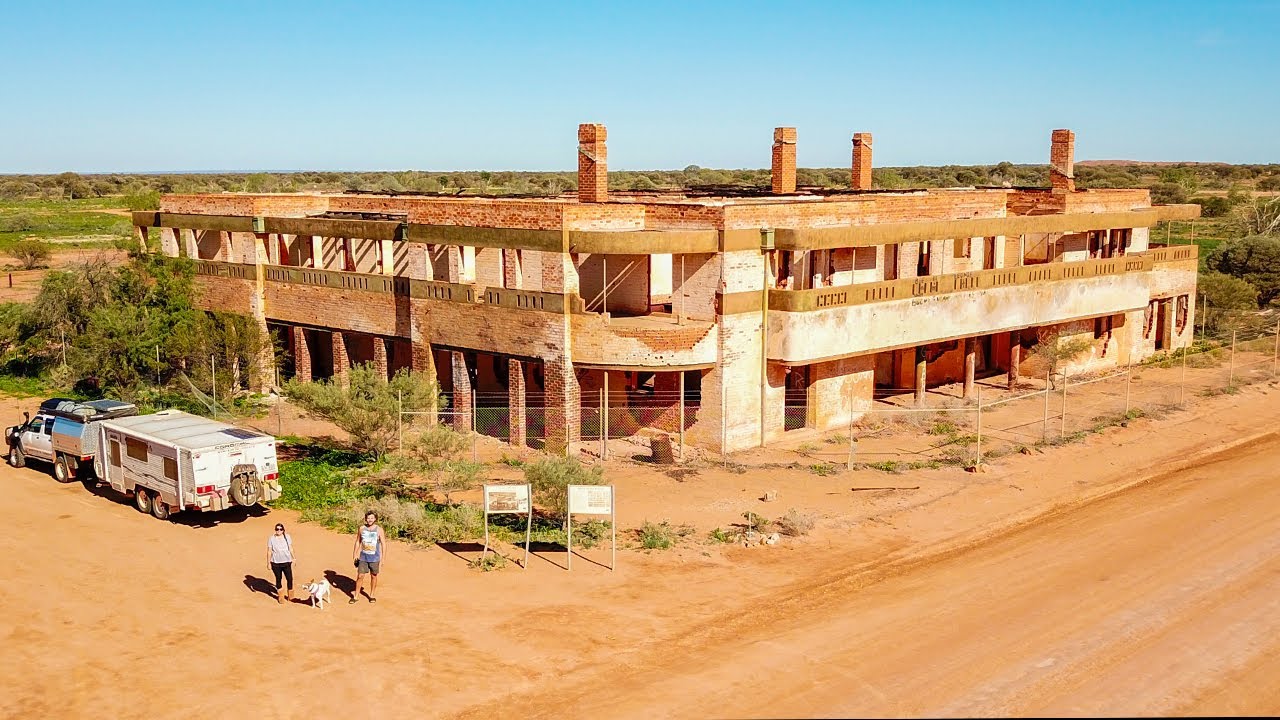 Exploring old abandoned ruins and BIG rocks - The goldfields trek - YouTube