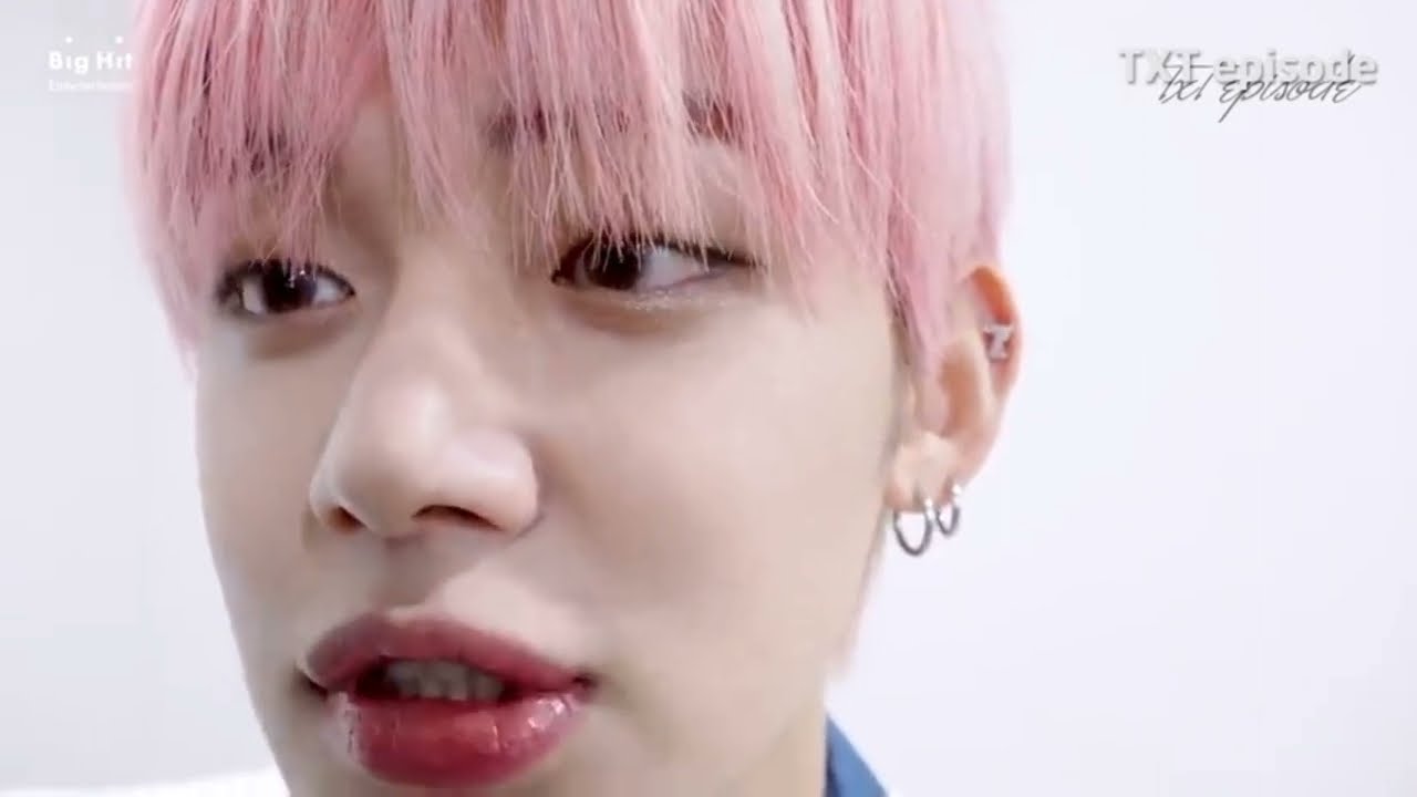 Cute Yeonjun and camera [TXT 30 SECOND VIDEO] - YouTube