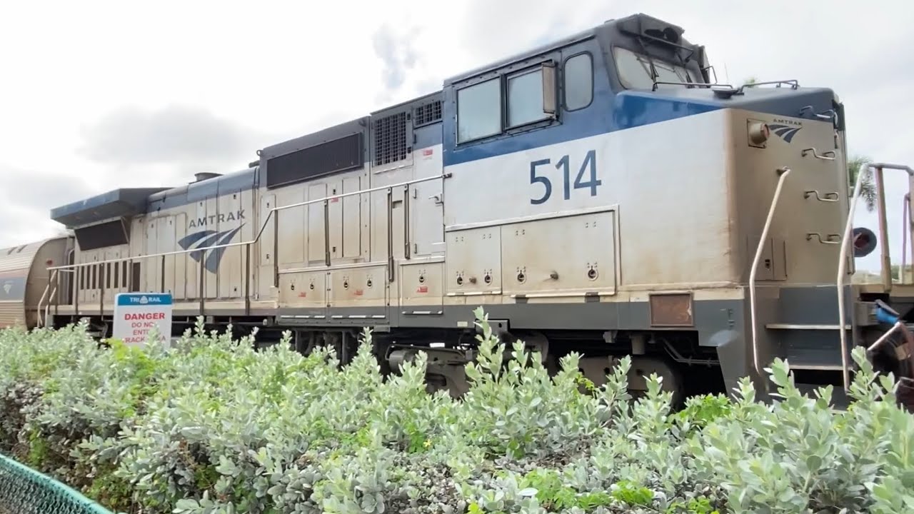 Amtrak Silver Meteor Train with Amtrak Dash-8 on a P092 meets ...
