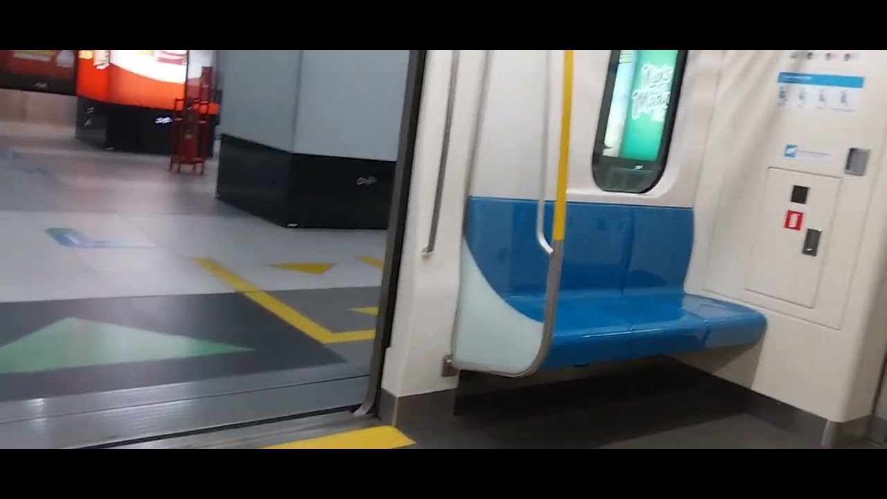 BENTUK DI DALAM MRT JAKARTA - YouTube