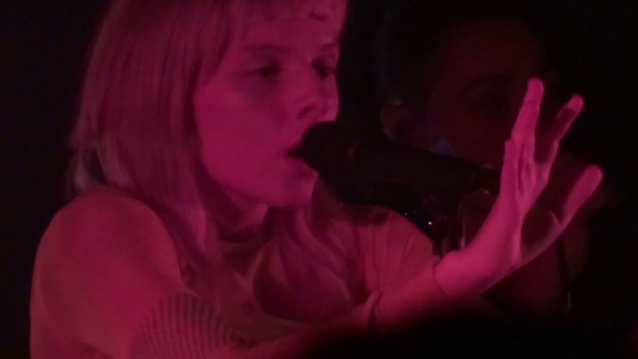 Aurora - Murder song (5,4,3,2,1) - Live at Trix - 20/10/2018 - YouTube