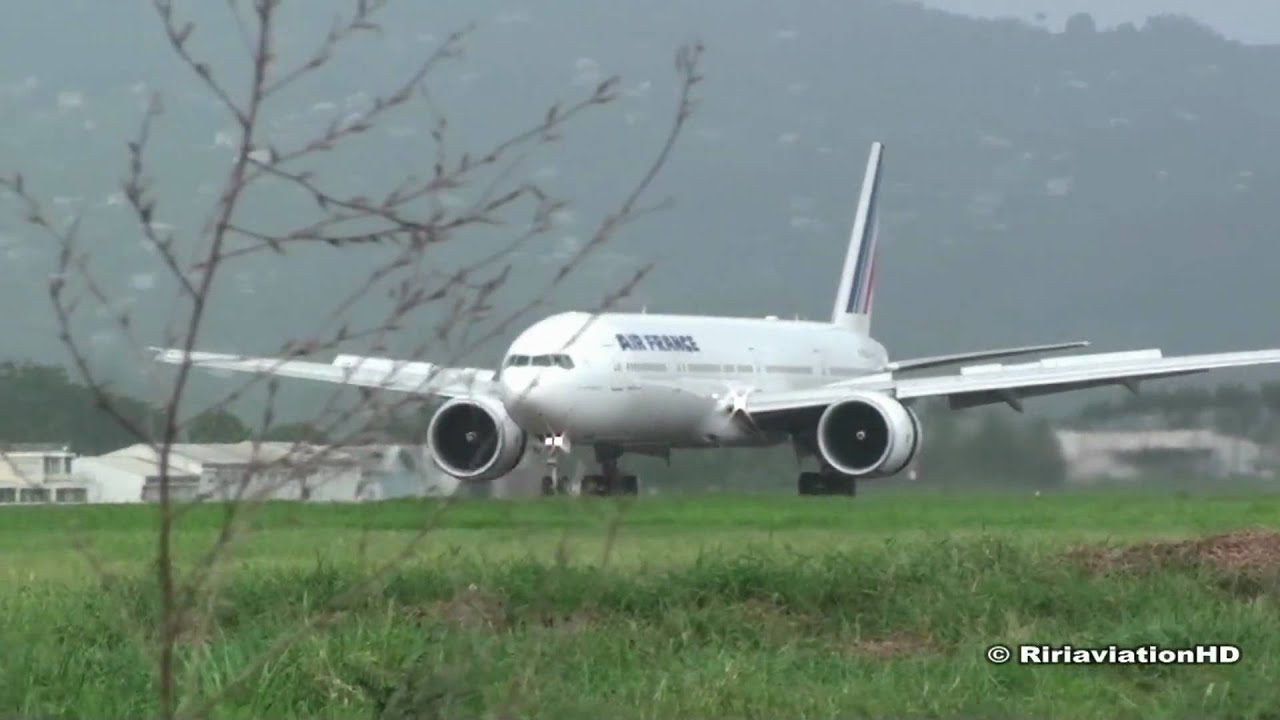Air France Boeing 777-300 | Rare landing runway 27 ! - YouTube