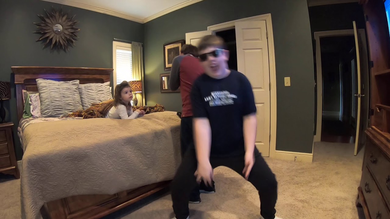 DJ, drop that beat (Funny) - YouTube