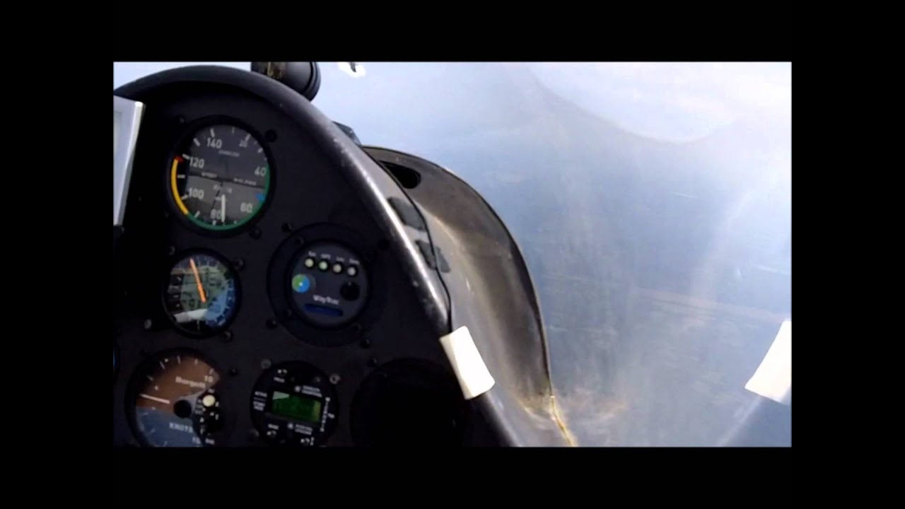 Standard Cirrus Overtaking PIK-20D - YouTube