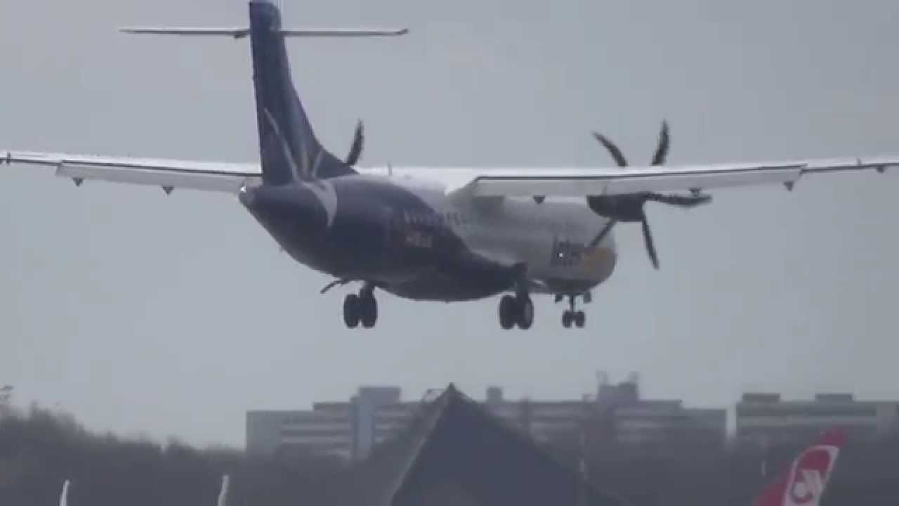 Intersky ATR 72-600 [OE-LID] - DANGEROUS landing @ Berlin-Tegel Airport ...