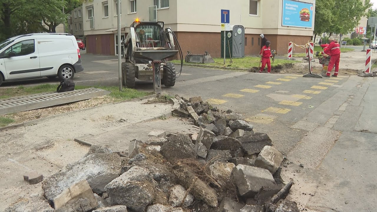 Magyar utca: 80 milliós felújítás - YouTube