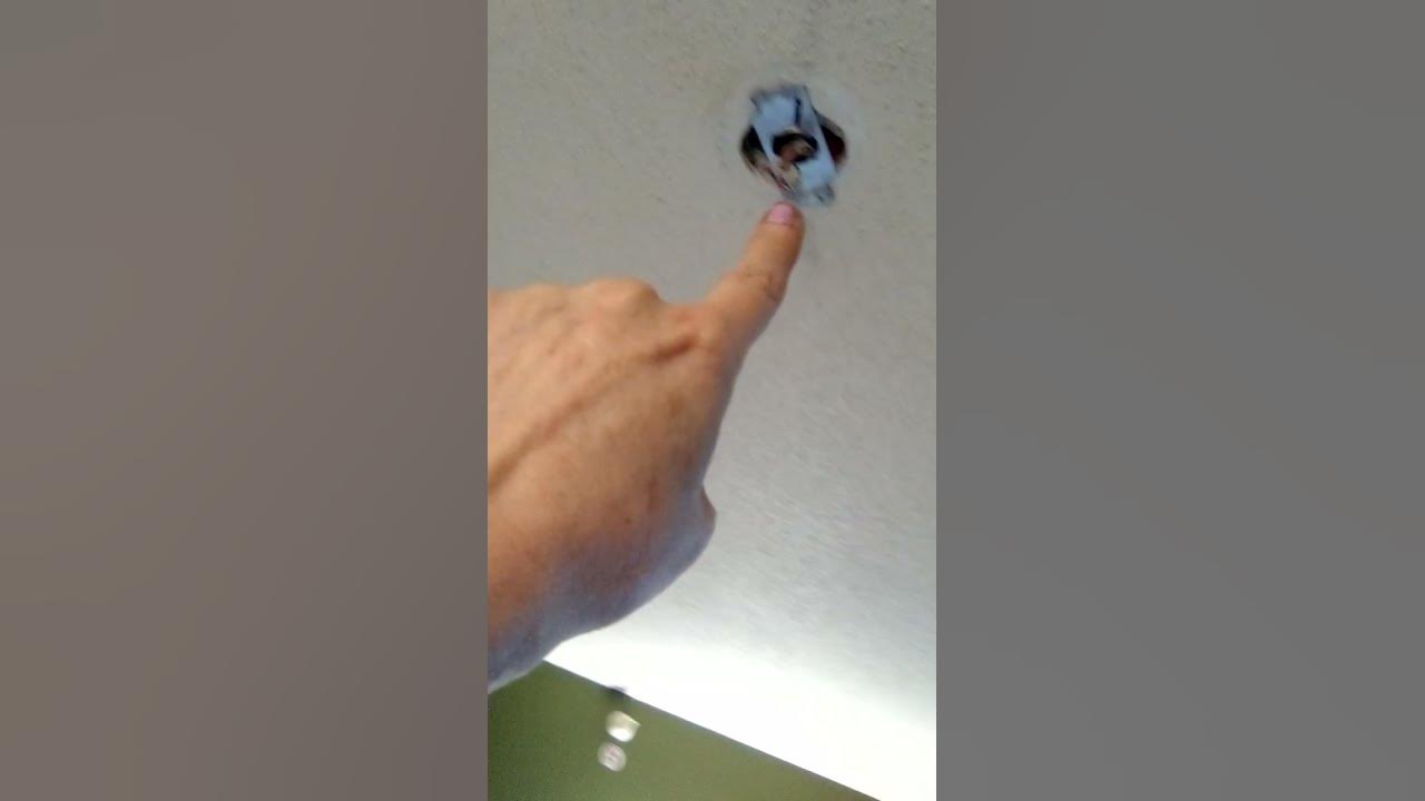 9-22_22no smOkedetectorINroom @ #extendedstay ,EsaMaintManputIn 9-22-22 ...