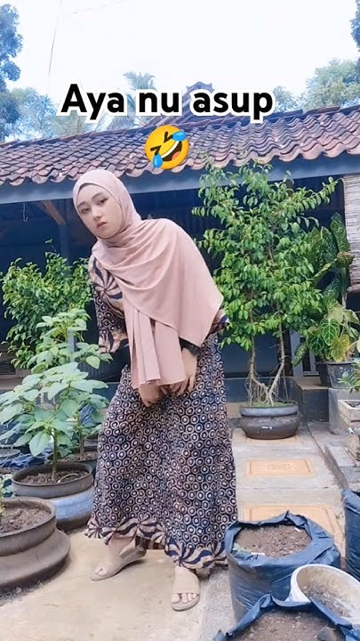 Aya nuasup🤣#wanitahijab #wanitaberhijabindonesia #wanitacantik #shortvideo #hijab #hijaber # ...