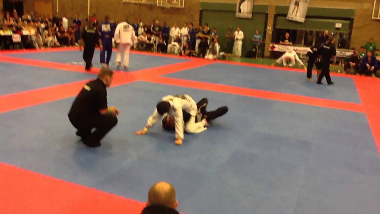 Ronan Foley's (14 y/o 55kg) @ Bournemouth BJJ Open 15th June 2013 - YouTube