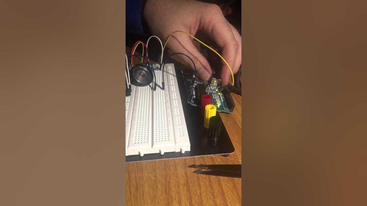 Using the Arduino to make sounds - YouTube
