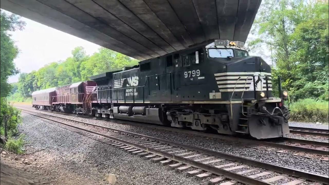 NS 38 “The Brick” and NS 36 led by a dash 9 EB - YouTube