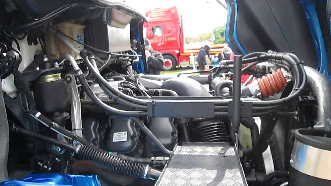 Iain Watt Scania T-cab V8 engine uncovered - YouTube