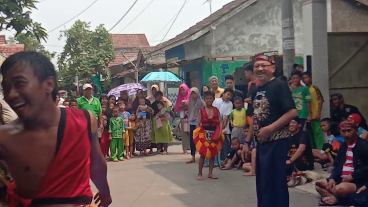 Aktrasi reok ponorogo saat perersian lurah desa saga kecamatan balaraja ...