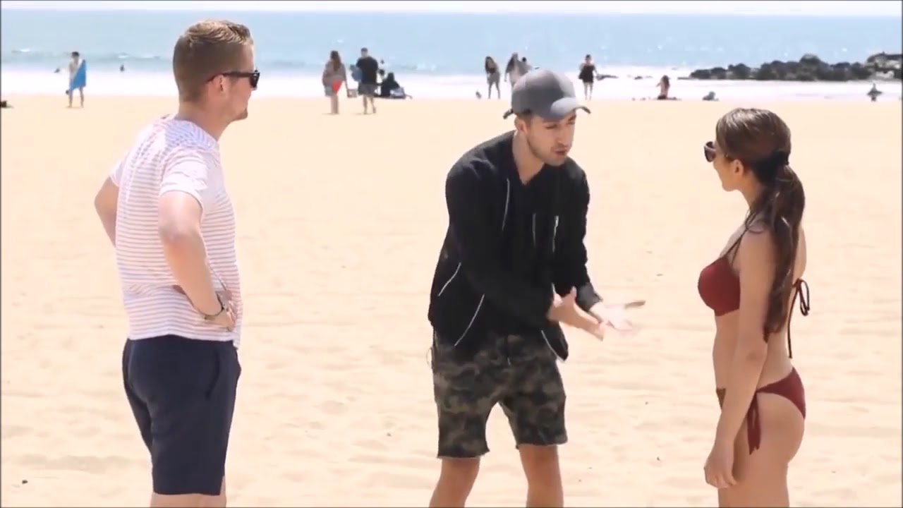 Kissing on lips prank beach edition - Try not to Horny october 2017 prank invansion - YouTube