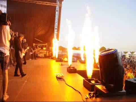 Pyrotech.dk Large Flame Projector.wmv - YouTube