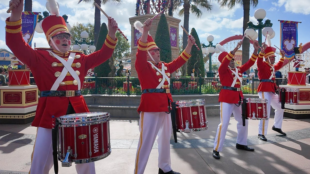 Holiday Toy Drummers show at Disney California Adventure Park - YouTube