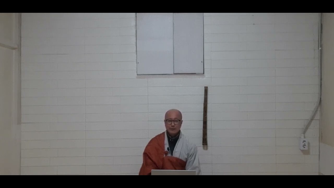 Zen master Kill a cat, a disciple put his sandals on his head, and left ...