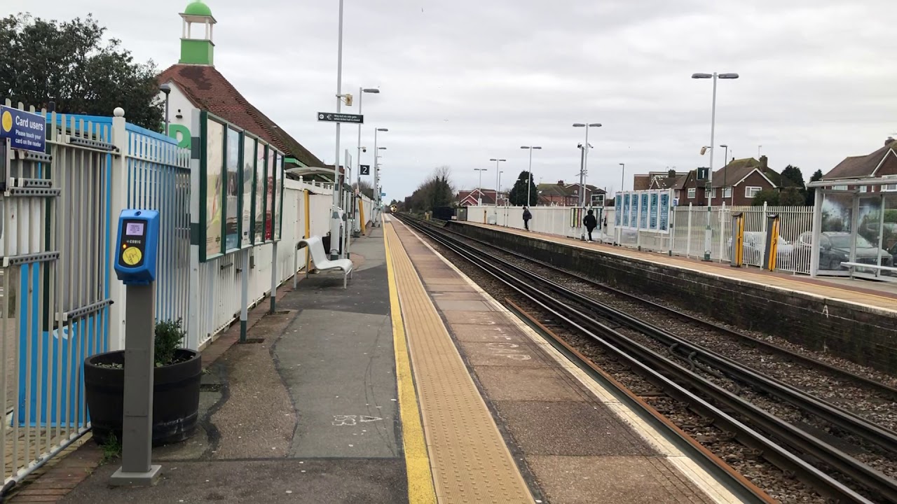 Class 158-959 Great Western Shooting Through Lancing Train Station 18 ...