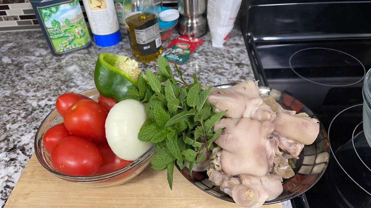 Patitas de puerco en tomatadas para el almuerzo - YouTube