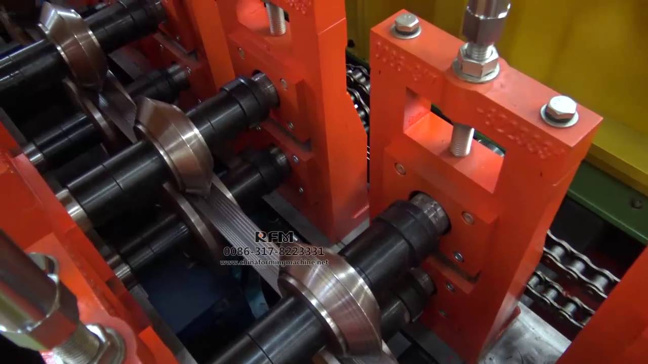 High precision L corner roll forming machine - YouTube