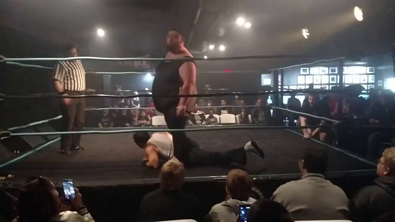 CHOLO FIGHTS IN A BAR! - YouTube