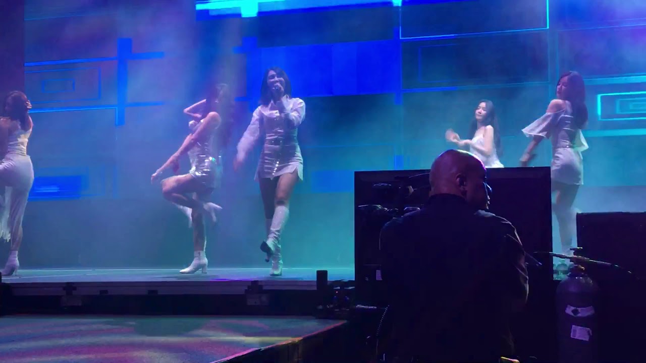 Apink live in Houston - Only One / 내가 설렐 수 있게 - YouTube