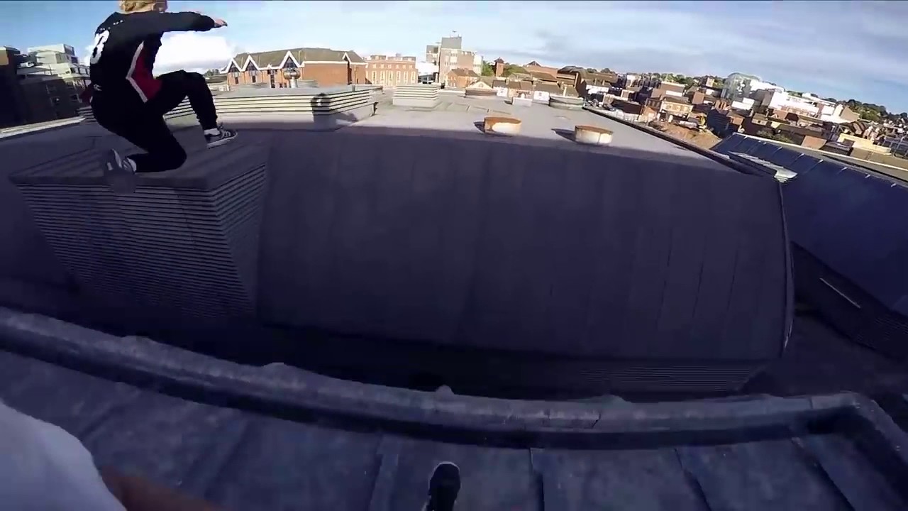 Rooftop Escape STORROR - YouTube