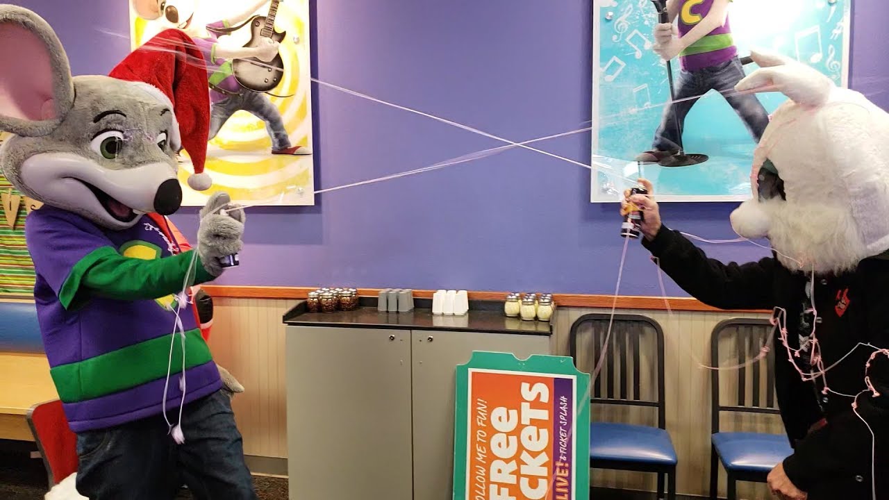 Chuck E Cheese Silly String Showdown - YouTube
