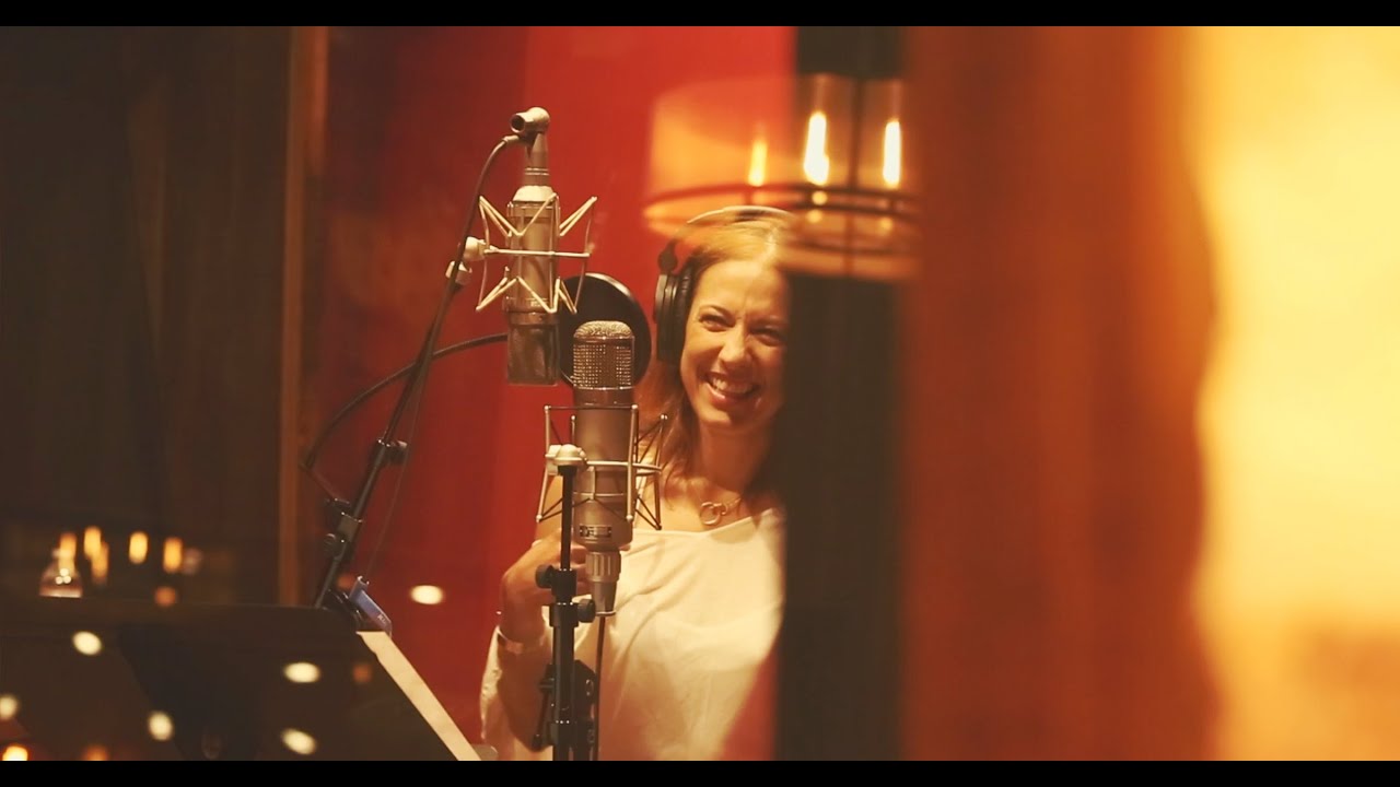 Lisa St. Lou - The Parlor Sessions (Still Hanging On) - YouTube