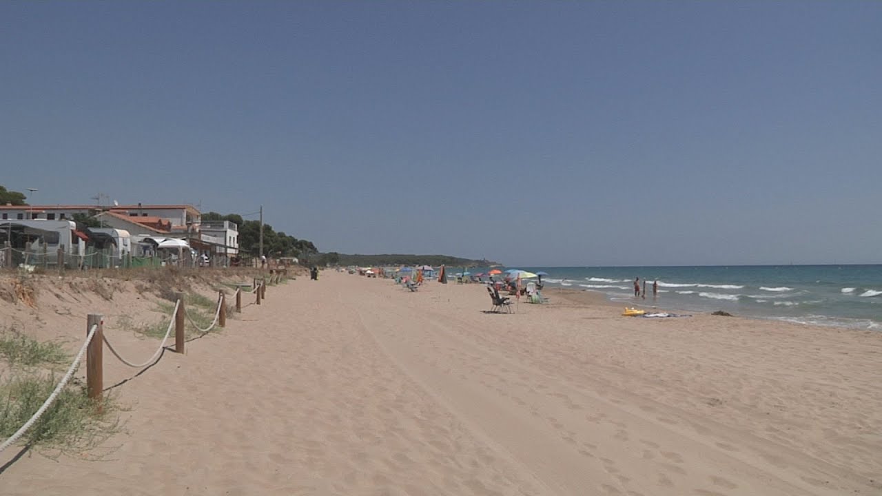 Mor un home a la Platja Llarga de Tarragona - YouTube